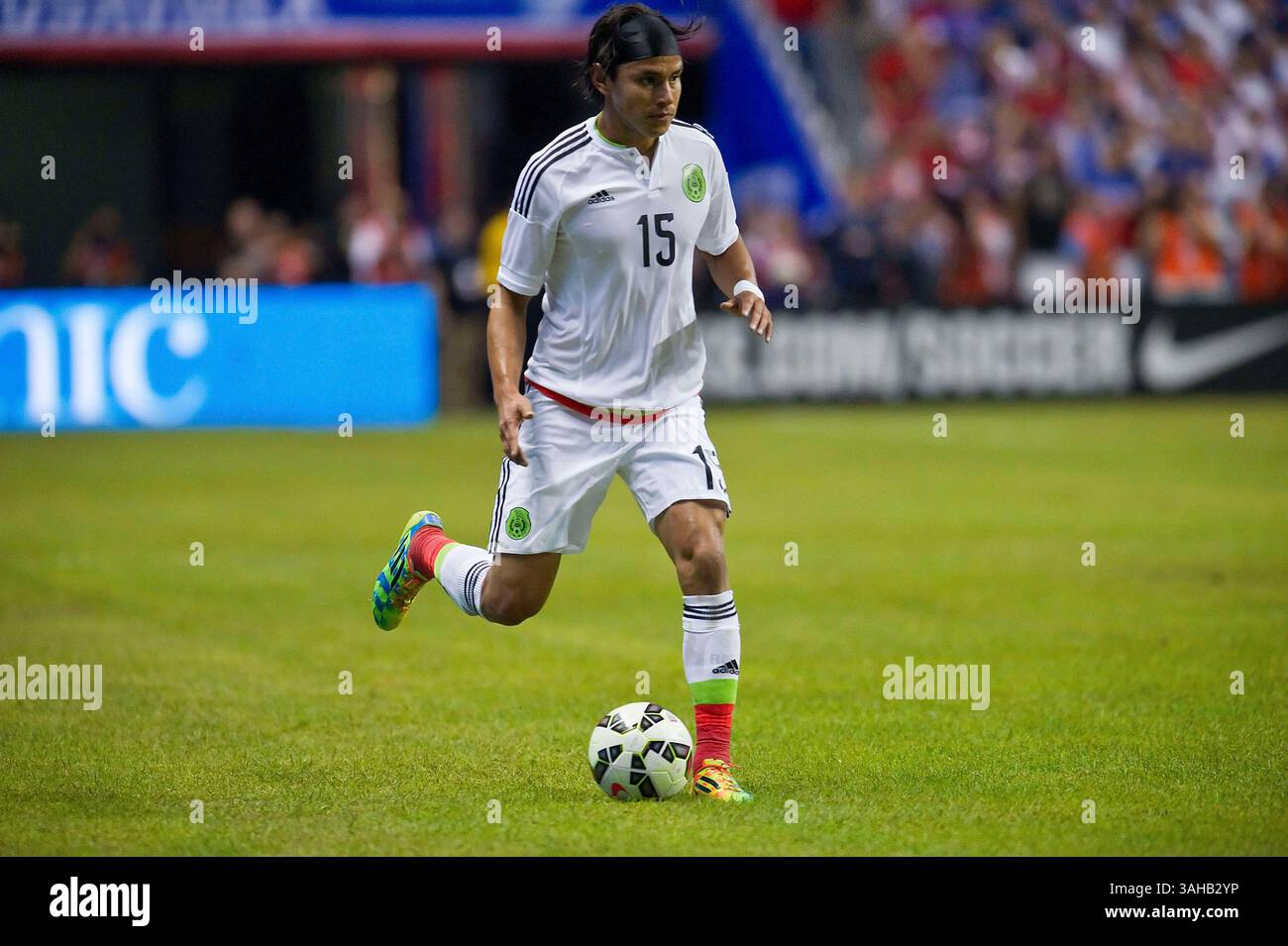 April 15, 2015: Mexico's Gerardo Flores #15 in action against USA men's ...