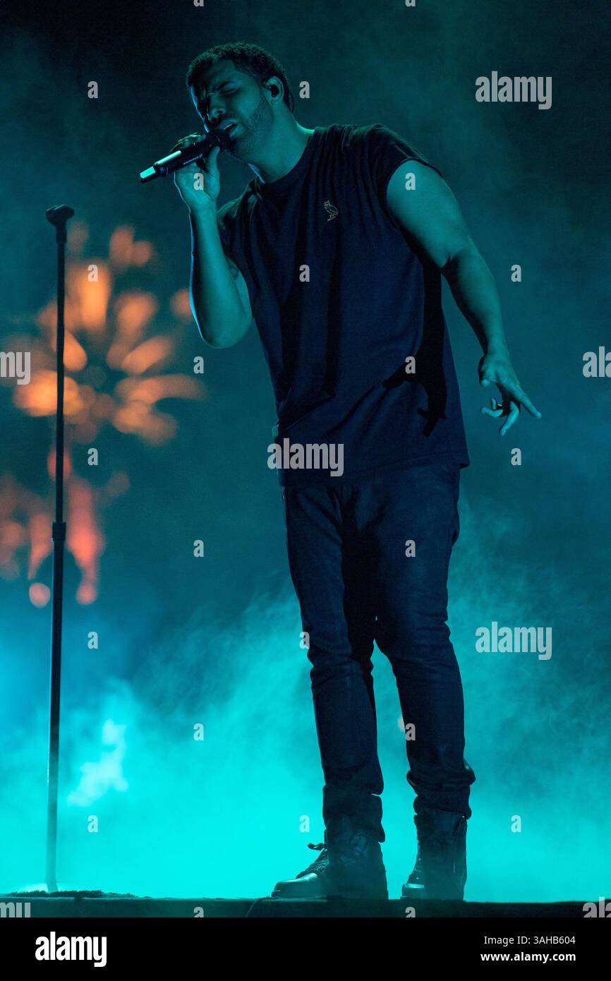 April 12, 2015 - Indio, California, U.S - Singer DRAKE performs live ...