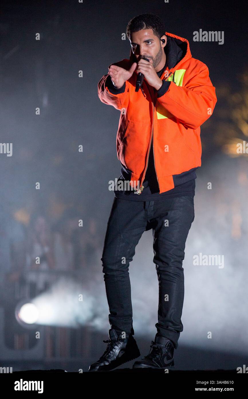 April 12, 2015 - Indio, California, U.S - Singer DRAKE performs live ...