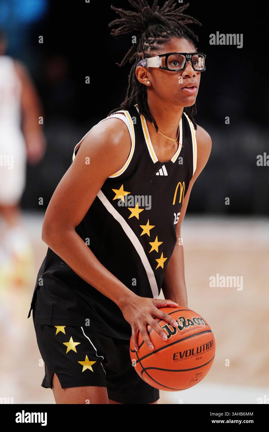 BROOKLYN, NY - APRIL 01: McDonalds Girls High School All American Jaida ...