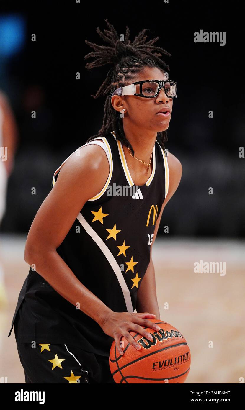 BROOKLYN, NY - APRIL 01: McDonalds Girls High School All American Jaida ...