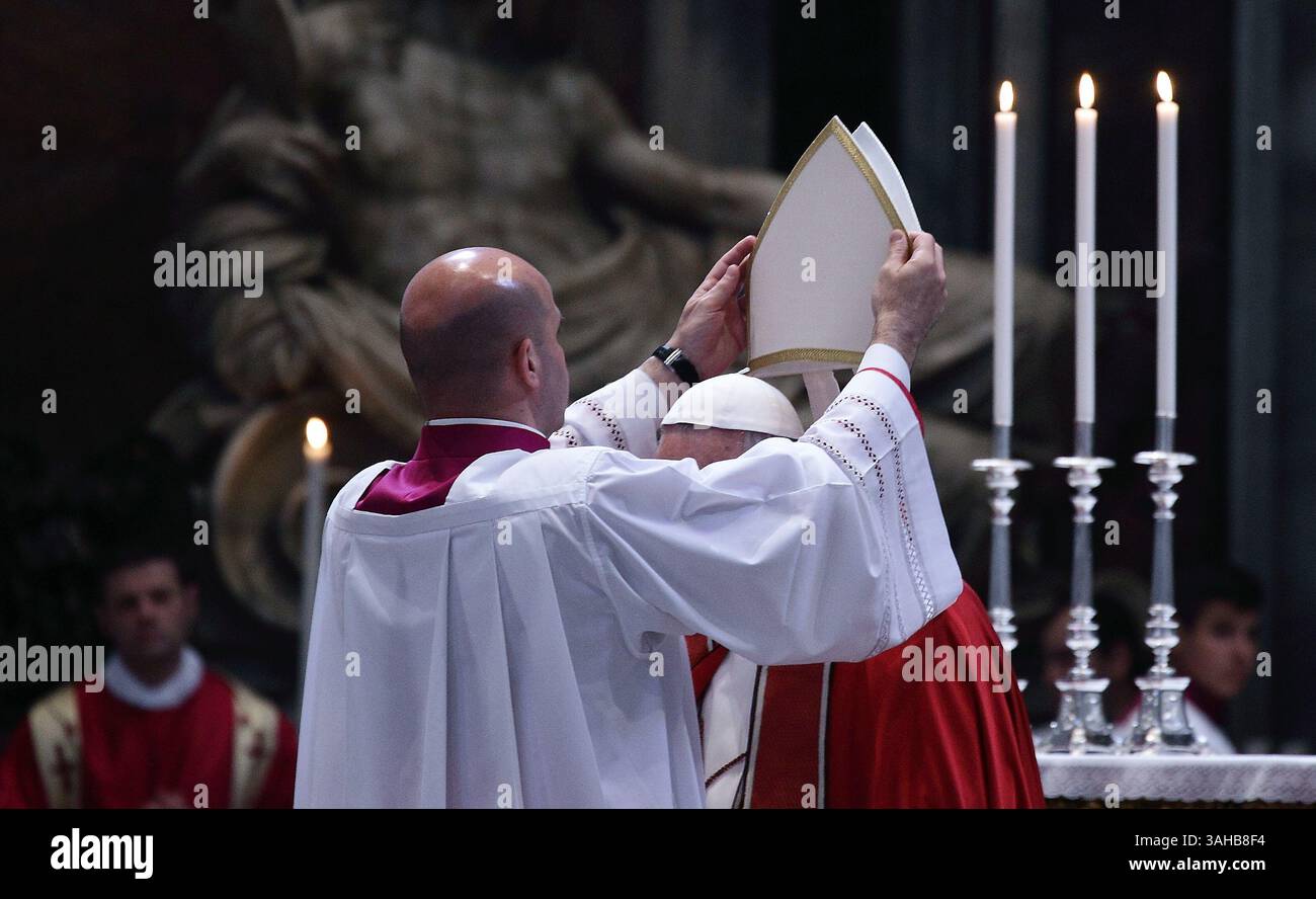 Apr 17, 2015 - Vatican City State (Holy See) - POPE FRANCIS during the ...