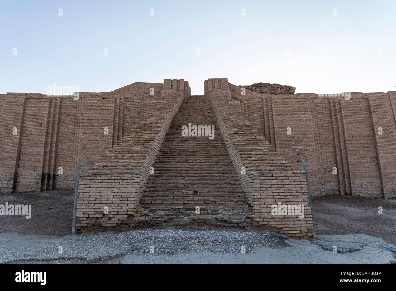 The Great Ziggurat of Ur, Iraq Stock Photo - Alamy