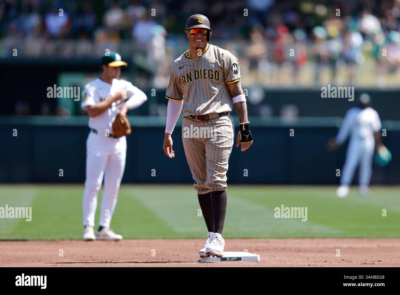 San Diego Padres Manny Machado smiles after stealing second base during ...
