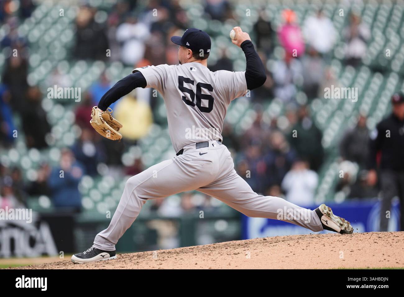 New York Yankees pitcher Mark Leiter Jr. throws against the Detroit ...