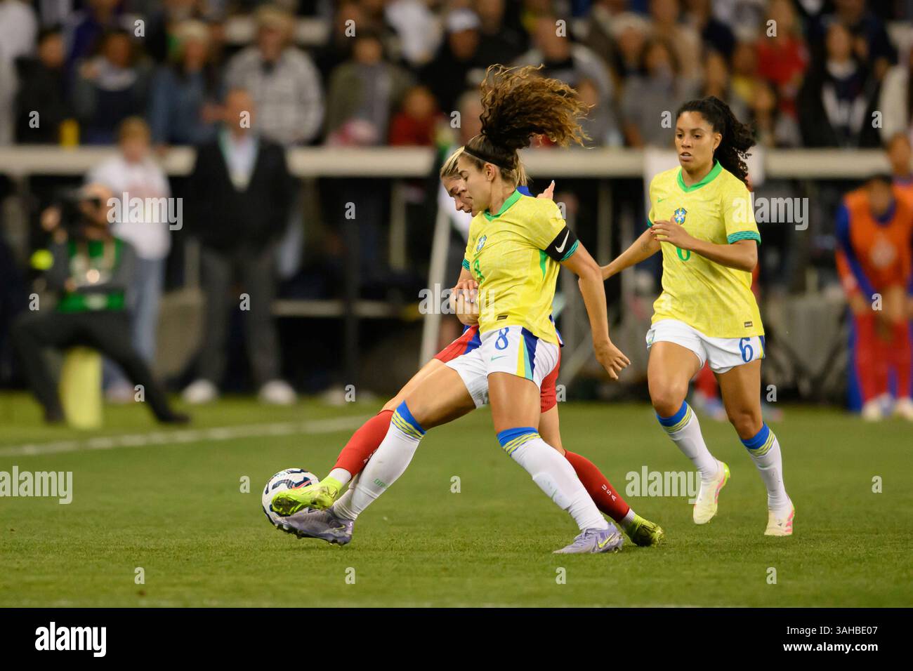 SAN JOSE, CA - APRIL 08: Brazil midfielder Angelina battles for the ...