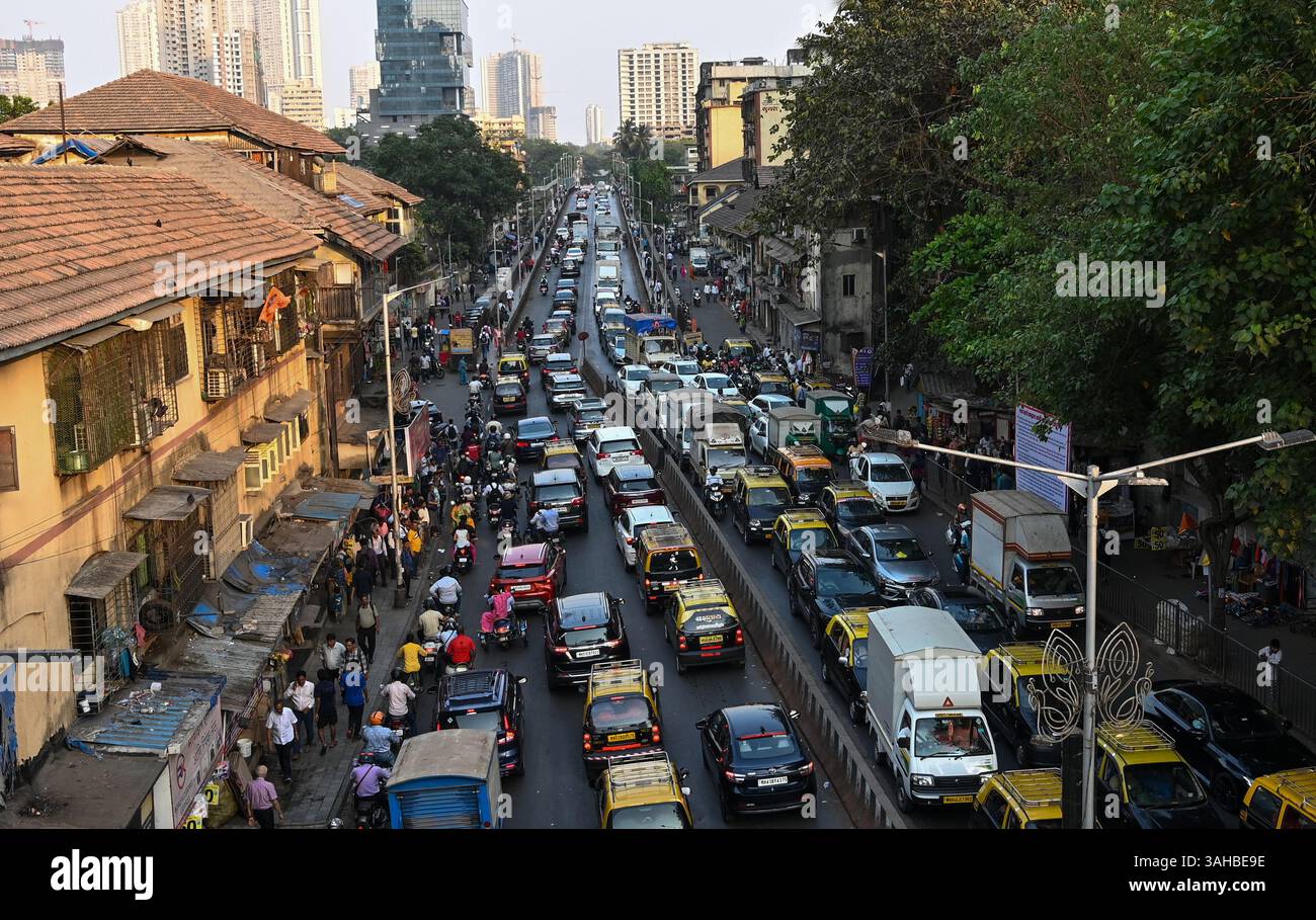 MUMBAI, INDIA - APRIL 9: Trafic moving on Elphinstone Bridge in the ...