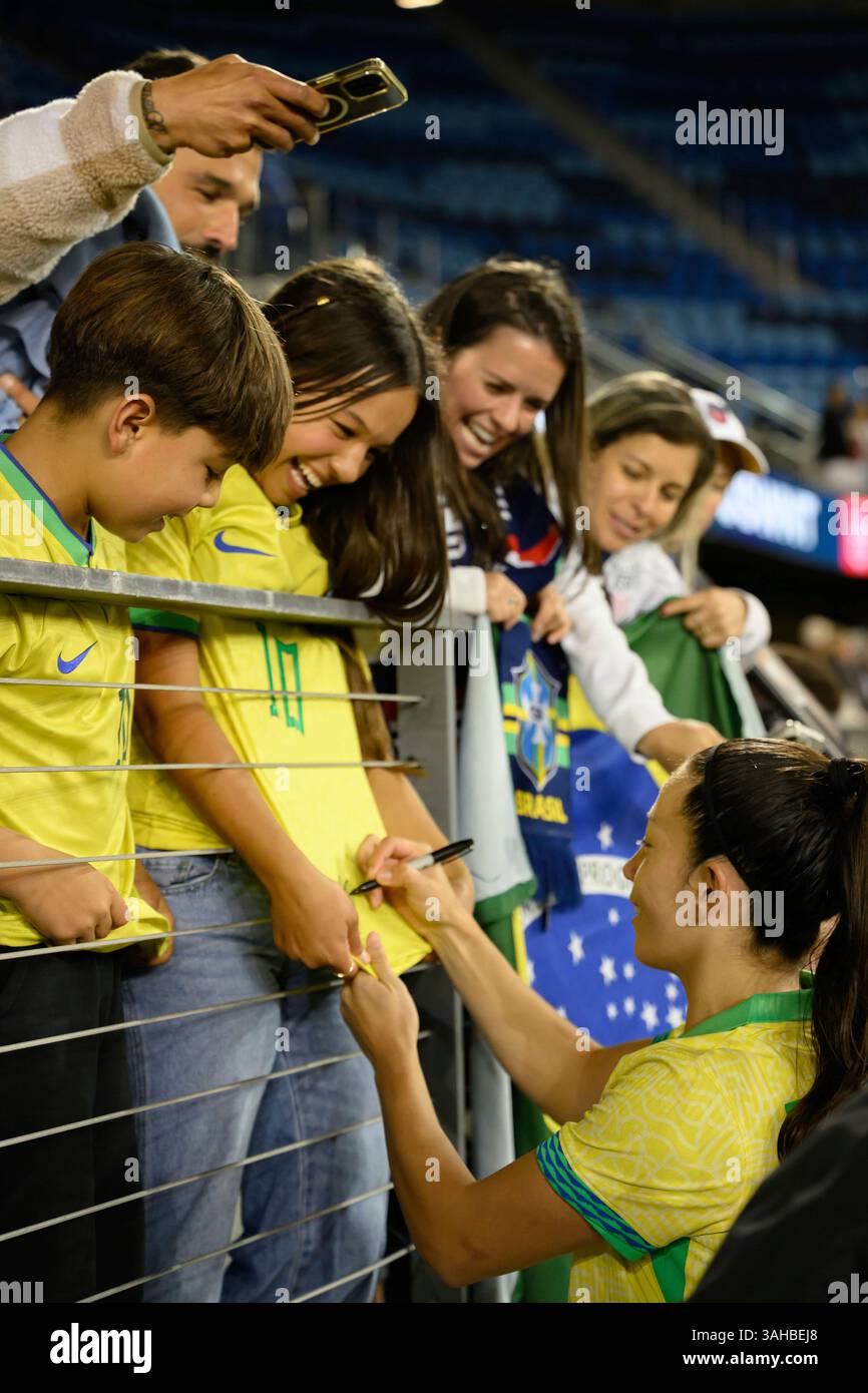 SAN JOSE, CA - APRIL 08: United States defender Avery Patterson (13 ...