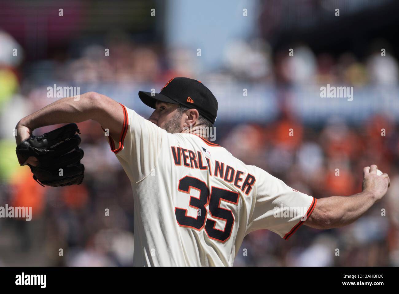 San Francisco Giants pitcher Justin Verlander (35) throws during the ...