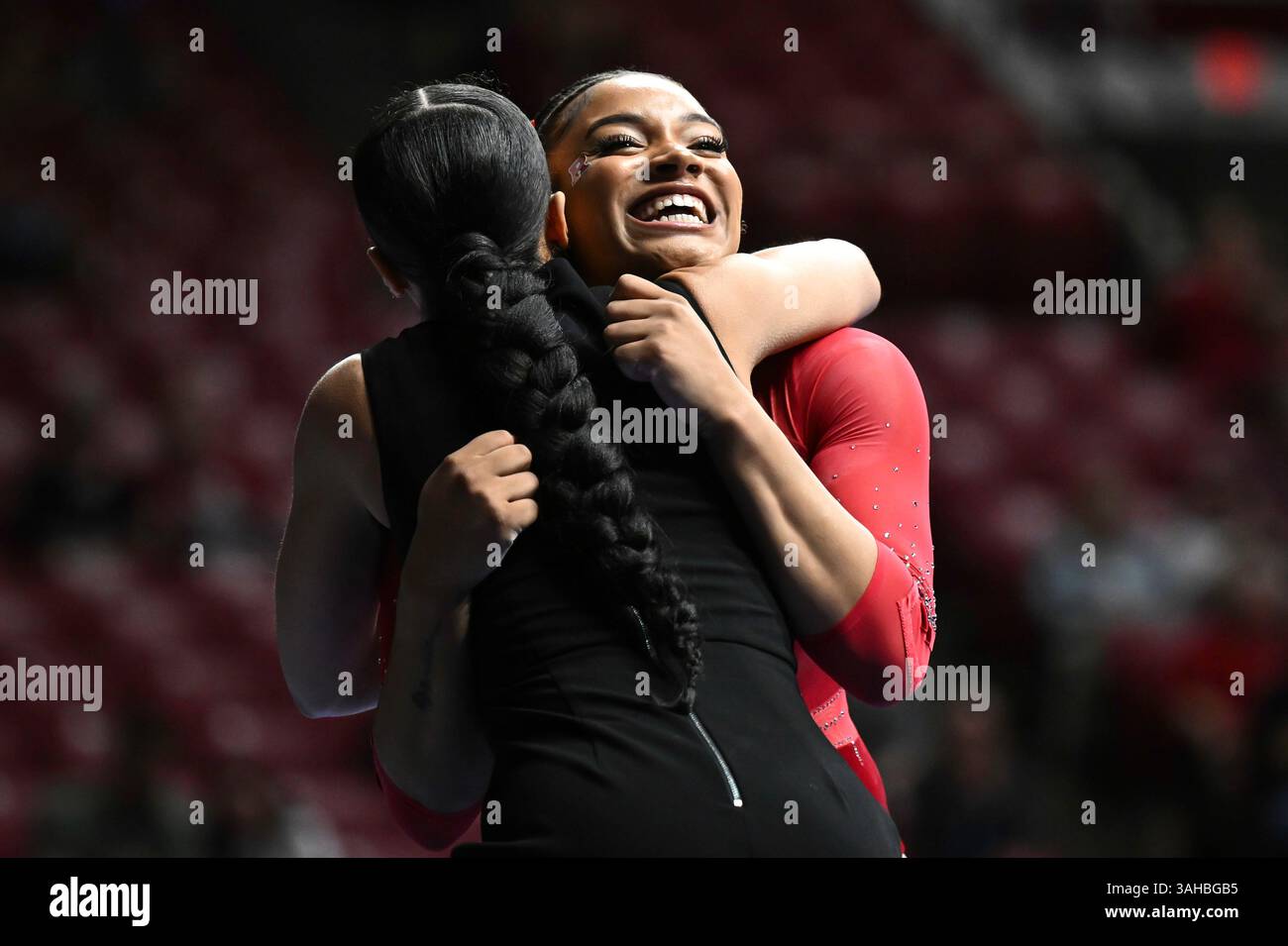 April 4, 2025, Tuscaloosa, Alabama, US: GABRIELLE DILDY competes on the ...