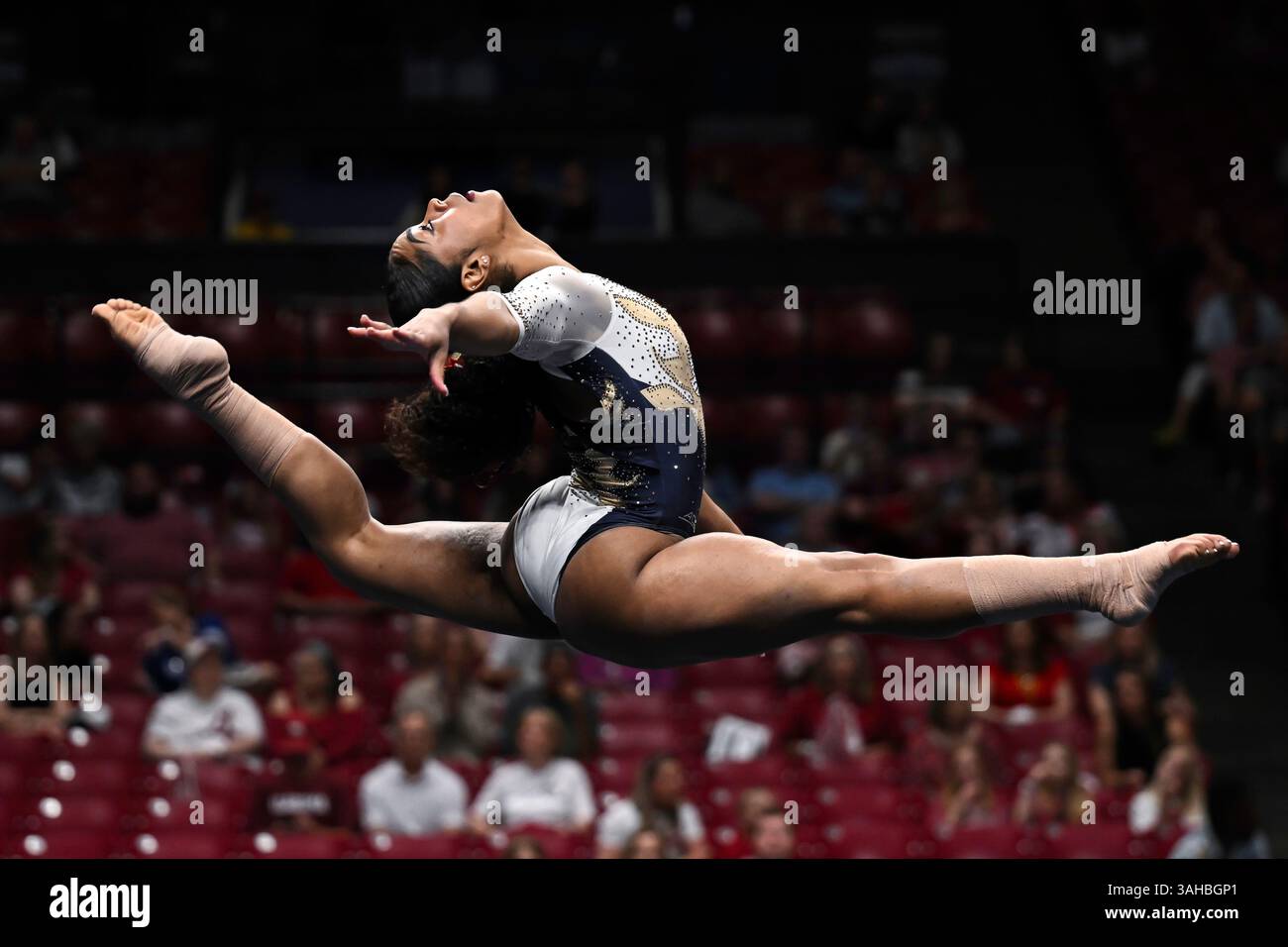 April 4, 2025, Tuscaloosa, Alabama, US: EMJAE FRAZIER competes on the ...