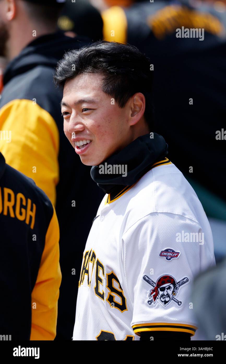 PITTSBURGH, PA - APRIL 09: Pittsburgh Pirates shortstop Tsung-Che Cheng ...