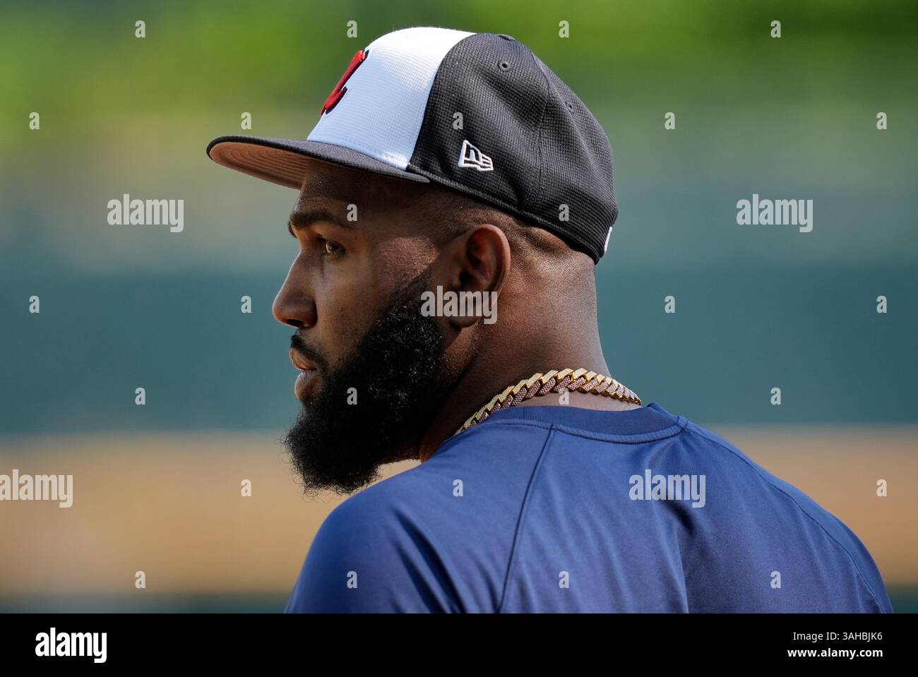 Atlanta Braves designated hitter Marcell Ozuna warms up before a ...