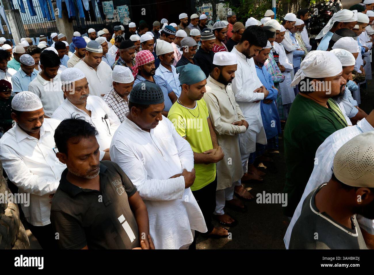 Muslim pray india hi-res stock photography and images - Alamy