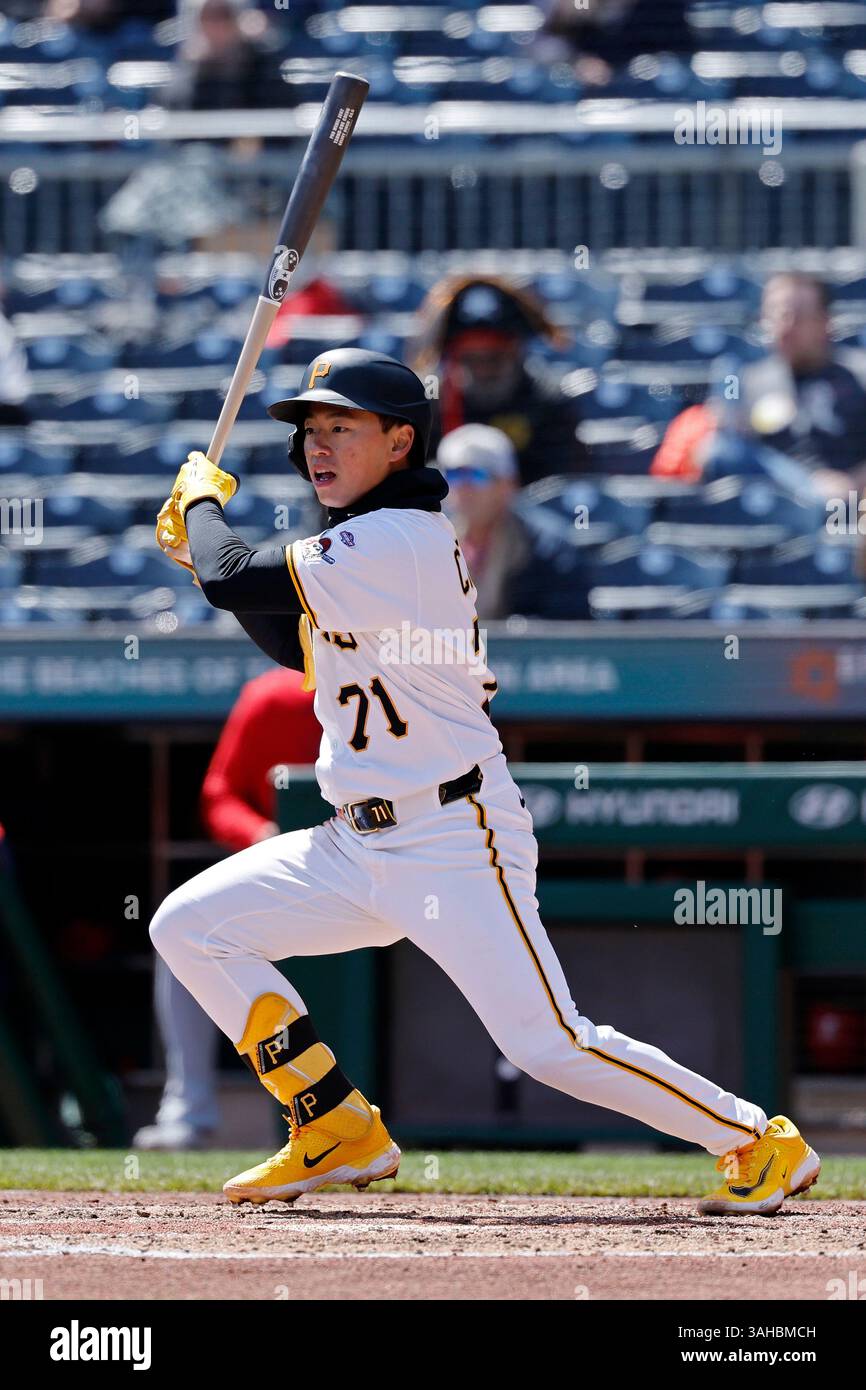 PITTSBURGH, PA - APRIL 09: Pittsburgh Pirates shortstop Tsung-Che Cheng ...