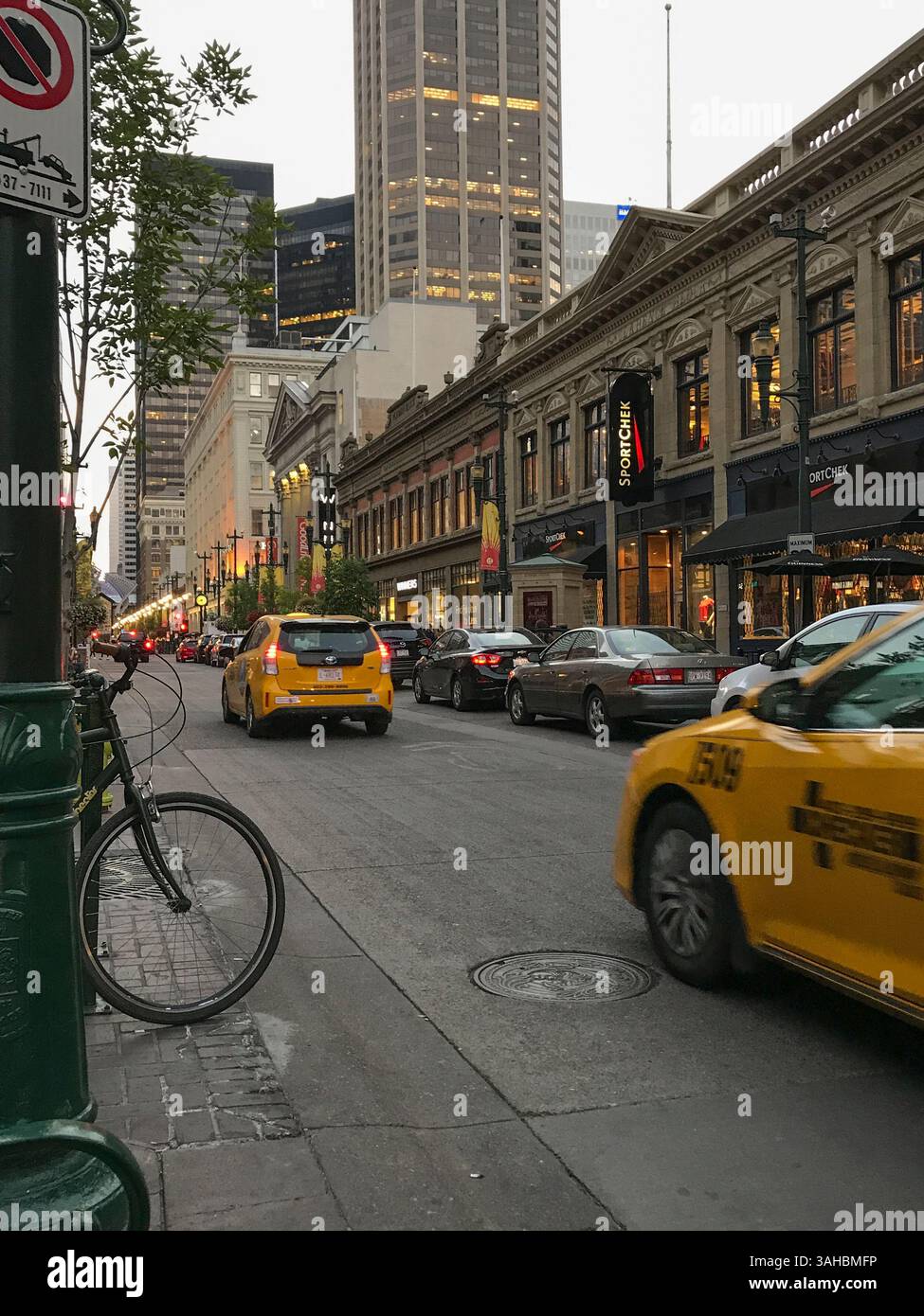 Downtown ambiant lighting hi-res stock photography and images - Alamy