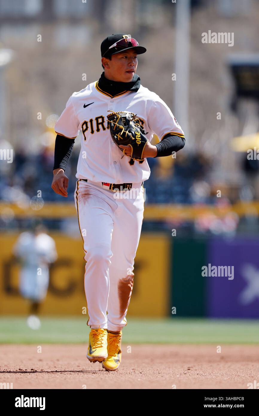 PITTSBURGH, PA - APRIL 09: Pittsburgh Pirates shortstop Tsung-Che Cheng ...