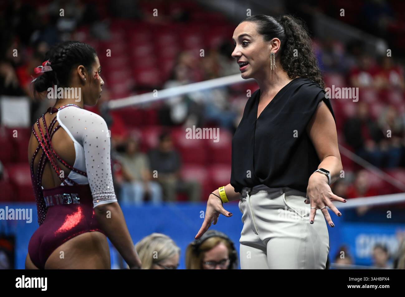 April 6, 2025, Tuscaloosa, Alabama, US: SHANIA ADAMS talks with AMELIA ...