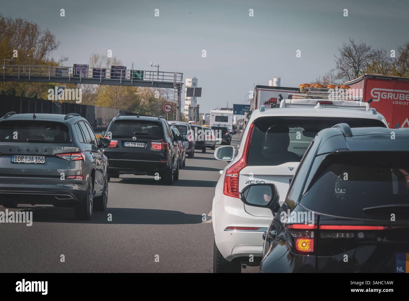 Bottrop, Deutschland, Europa, Autobahn A2, Pendlerstau, PKW-Verkehr ...