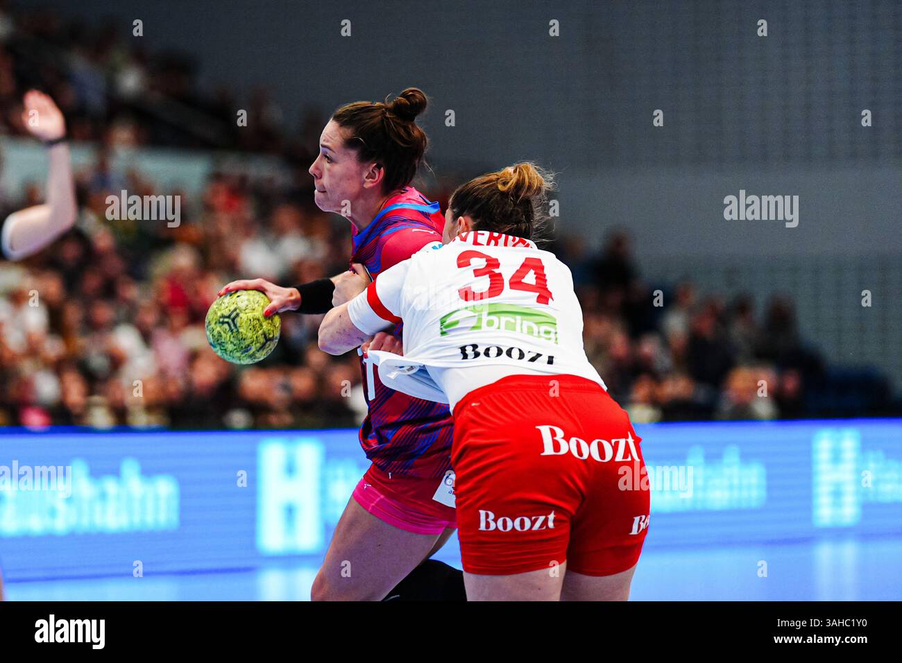Hamburg, Deutschland. 09th Apr, 2025. Emily Boelk (Deutschland, #20 ...