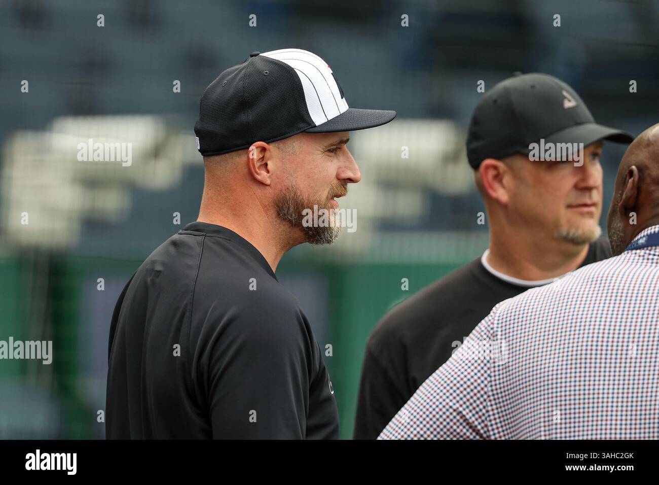 April 9, 2025: Minnesota Twins manager Rocco Baldelli (5) talks with ...