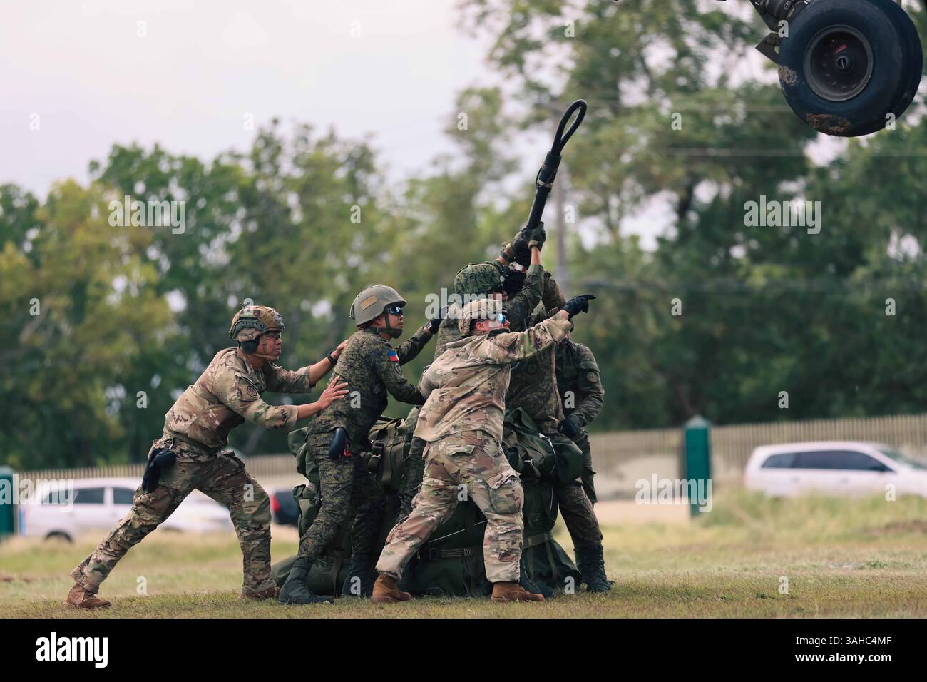 Philippines. 27th Mar, 2025. Soldiers with the Philippine Army 5th, 7th ...
