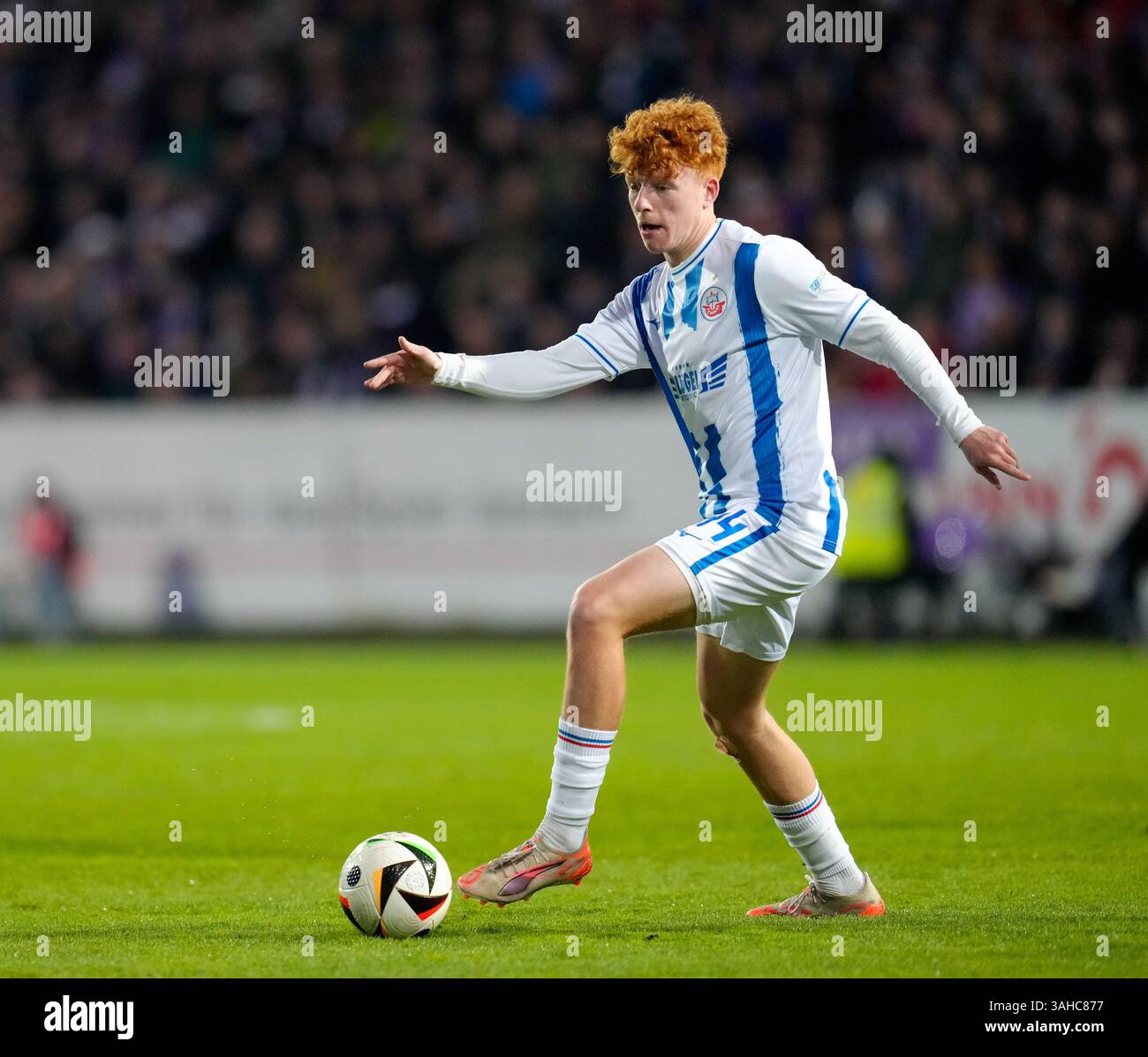 Tim Krohn (FC Hansa Rostock, #44) mit ball GER, VfL Osnabrueck vs FC ...