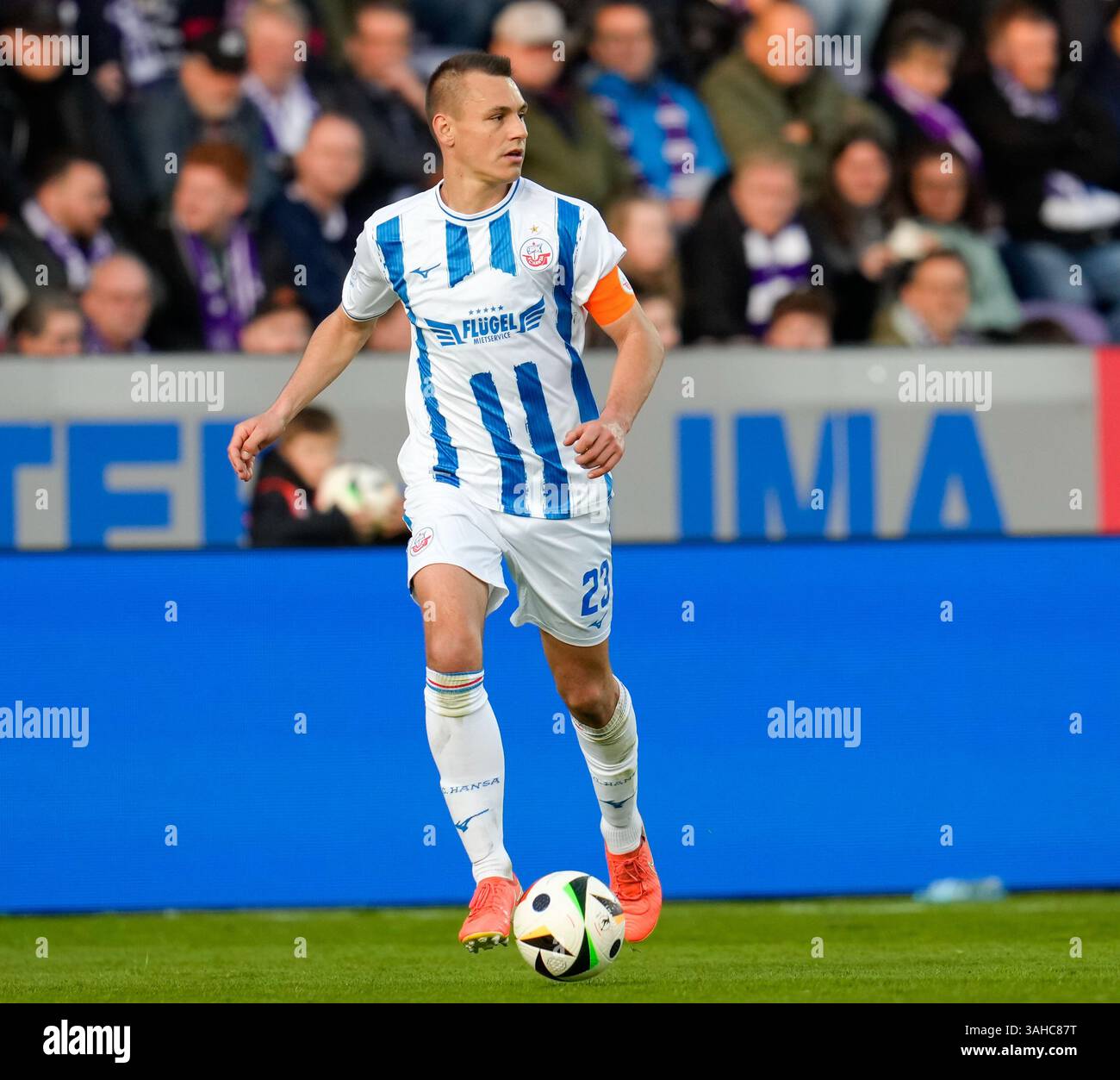 Franz Pfanne (FC Hansa Rostock, #23) mit ball GER, VfL Osnabrueck vs FC Hansa Rostock, 3. Liga ...