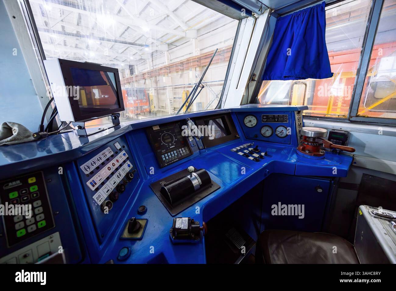 Train driver inside engine hi-res stock photography and images - Alamy