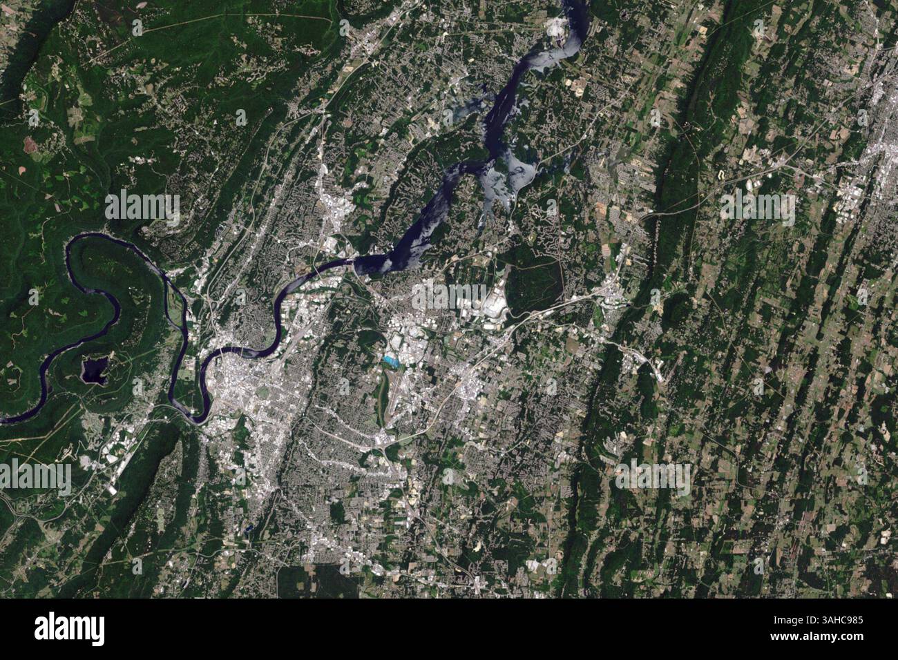 Neighborhoods mountains visible in hi-res stock photography and images ...
