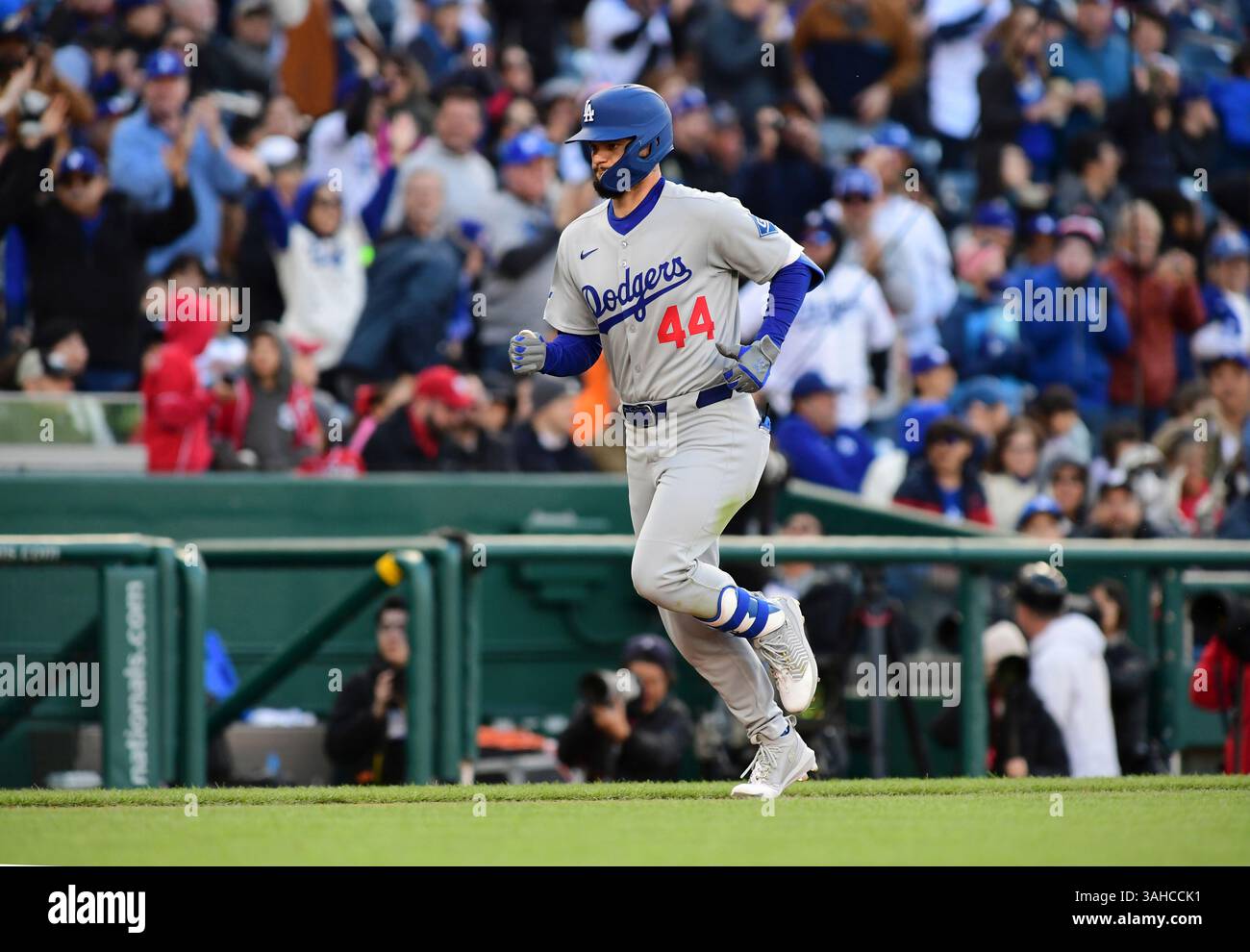 WASHINGTON, DC - APRIL 09: Dodgers center fielder Andy Pages (44 ...
