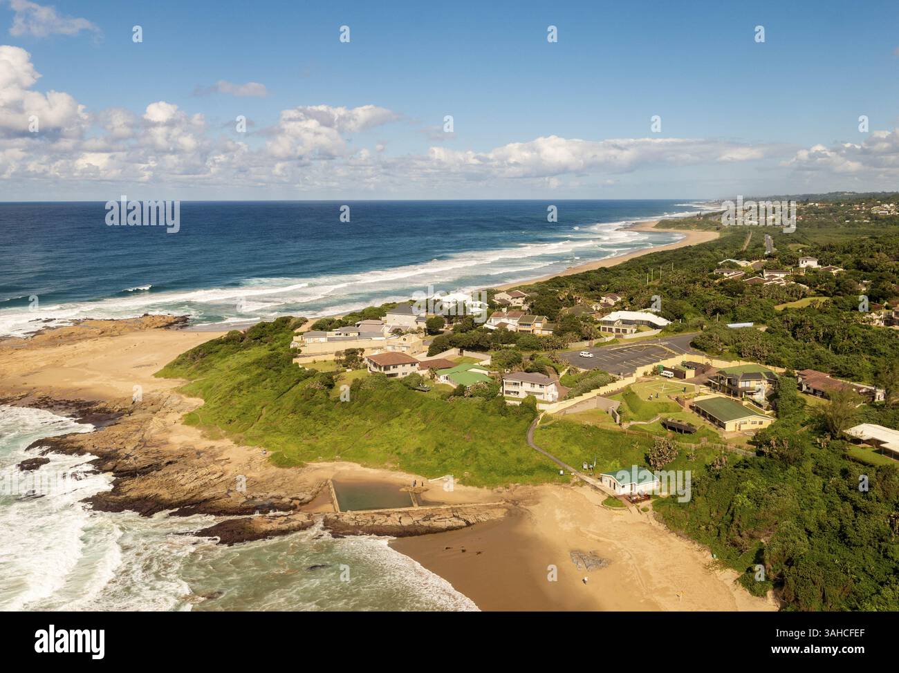 Indian Ocean, sea, waves, saltwater pool, car park, houses on the beach ...