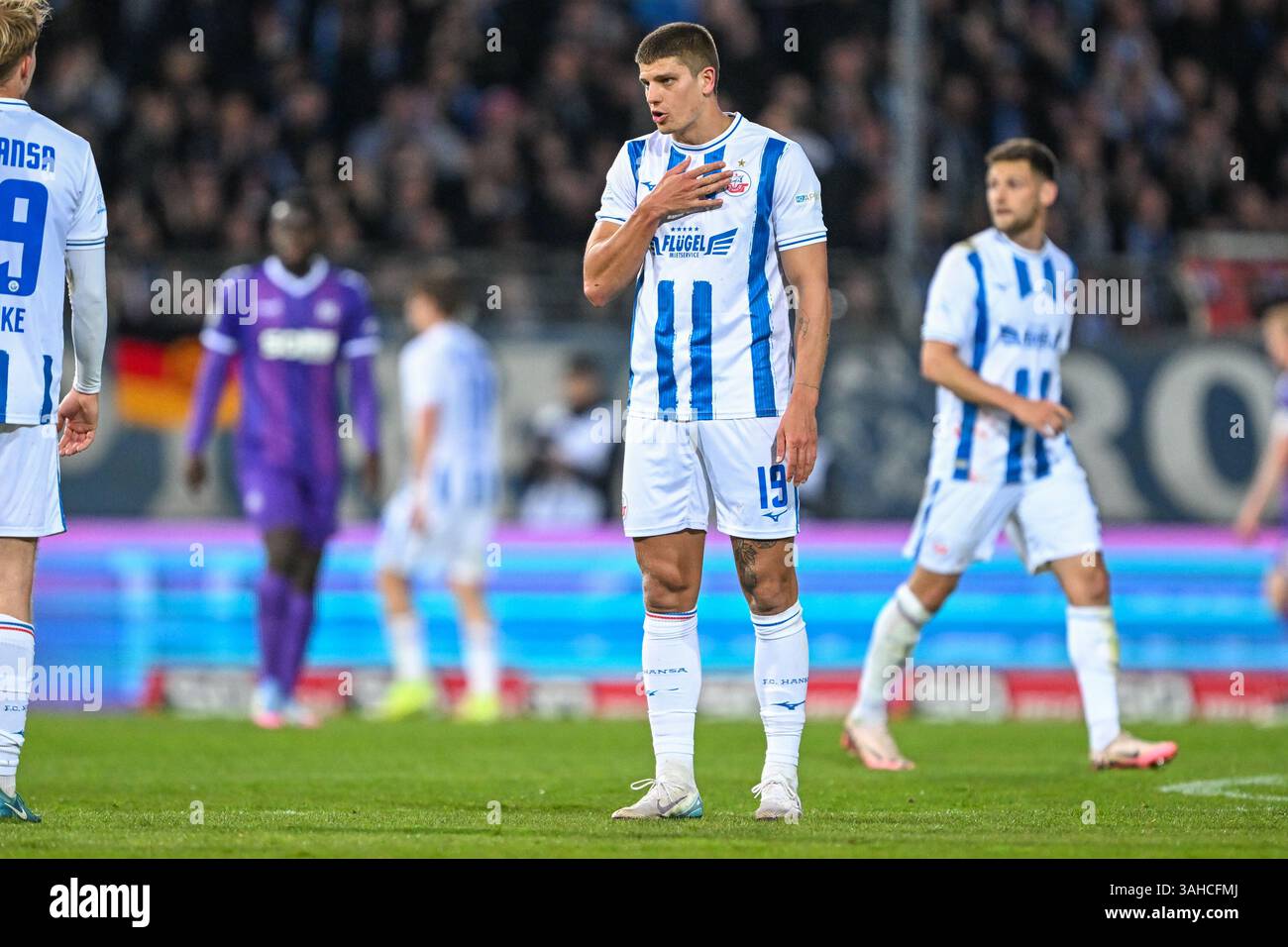 3. Liga - VfL Osnabrück - FC Hansa Rostock am 09.04.2025 an der Bremer ...