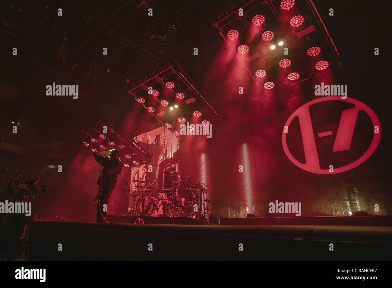 Josh Dun (drummer) and Tyler Joseph (singer) from Twenty One Pilots ...