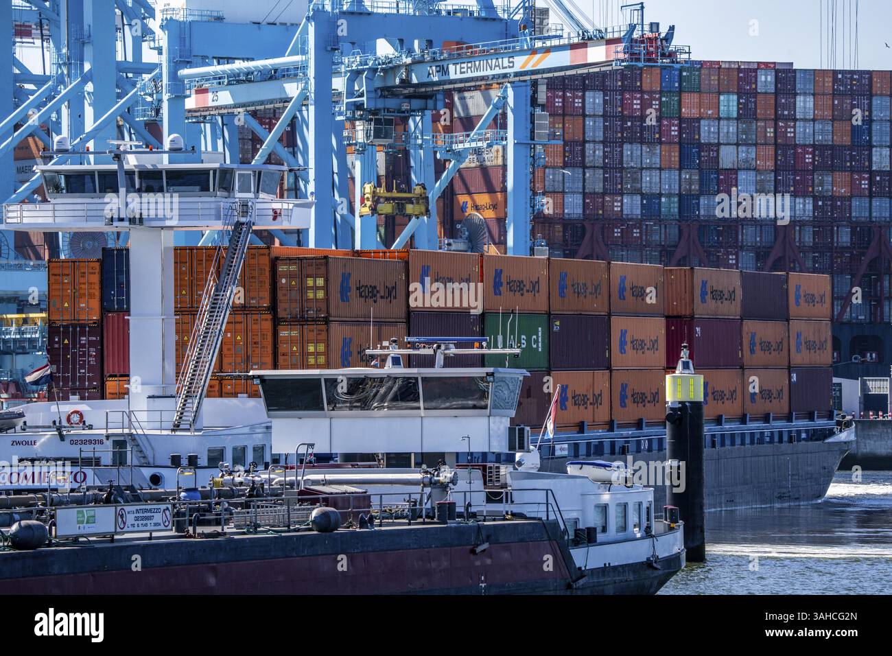 RWG Container Terminal, inland vessel, freighter, brings containers to ...