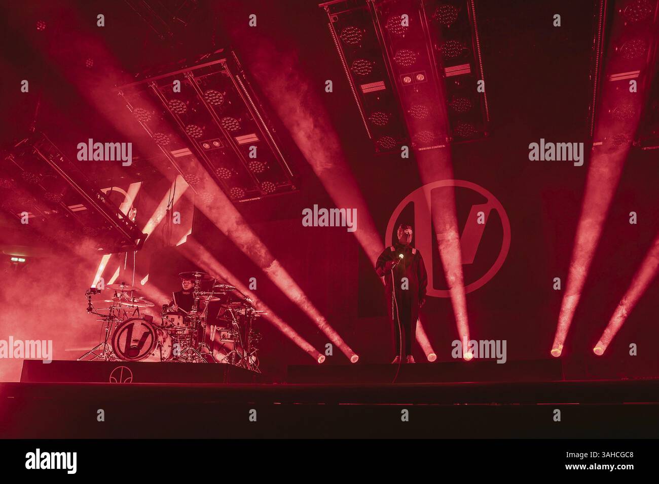 Josh Dun (drummer) and Tyler Joseph (singer) from Twenty One Pilots ...