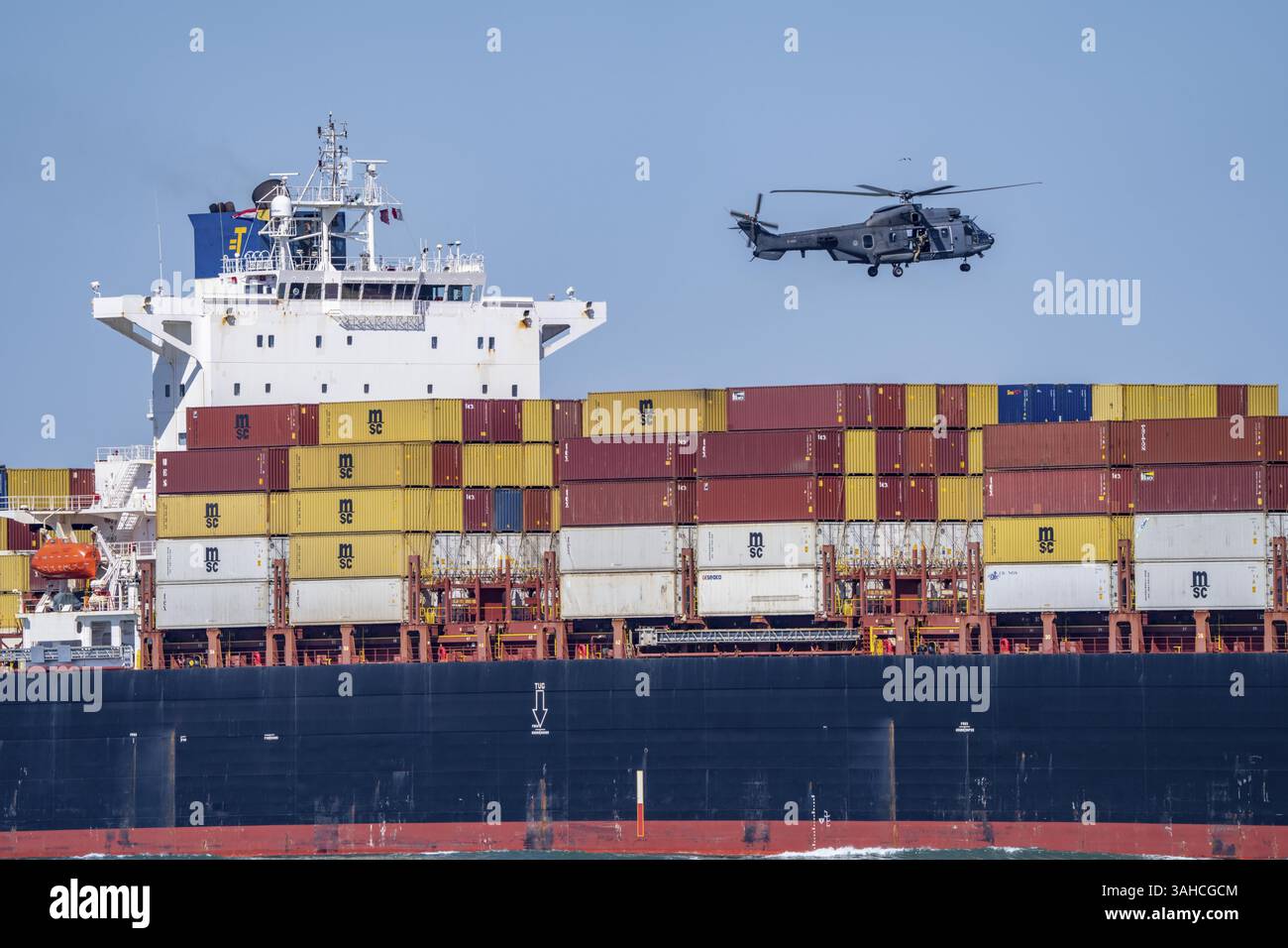 Dutch Air Force exercise, dropping soldiers onto the container ...