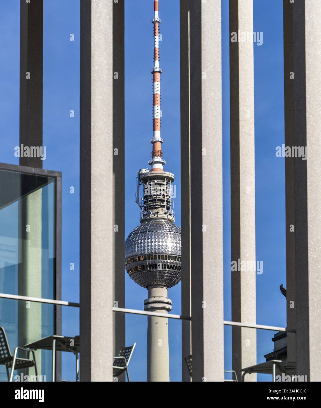 View from Kupfergraben to the columns on the terrace of the James Simon ...