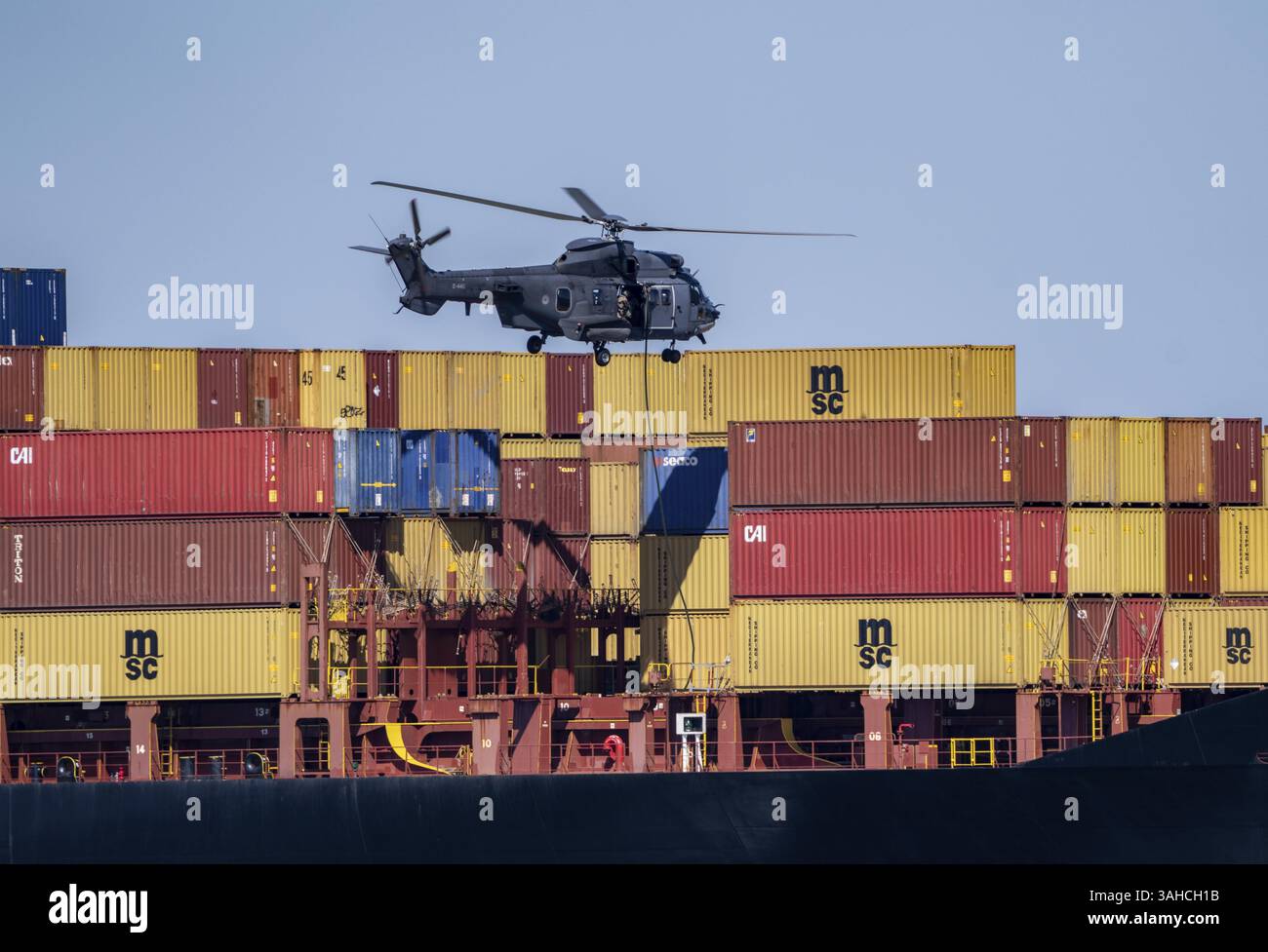 Dutch Air Force exercise, dropping soldiers onto the container ...