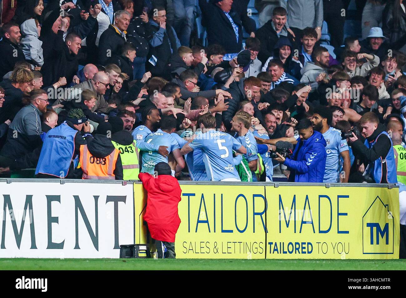 Coventry City players celebrate the goal during the Sky Bet ...