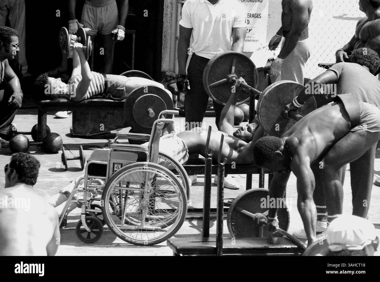 Los Angeles, CA, USA, approx. 1985. Weight pen (outdoor gym) at Venice ...