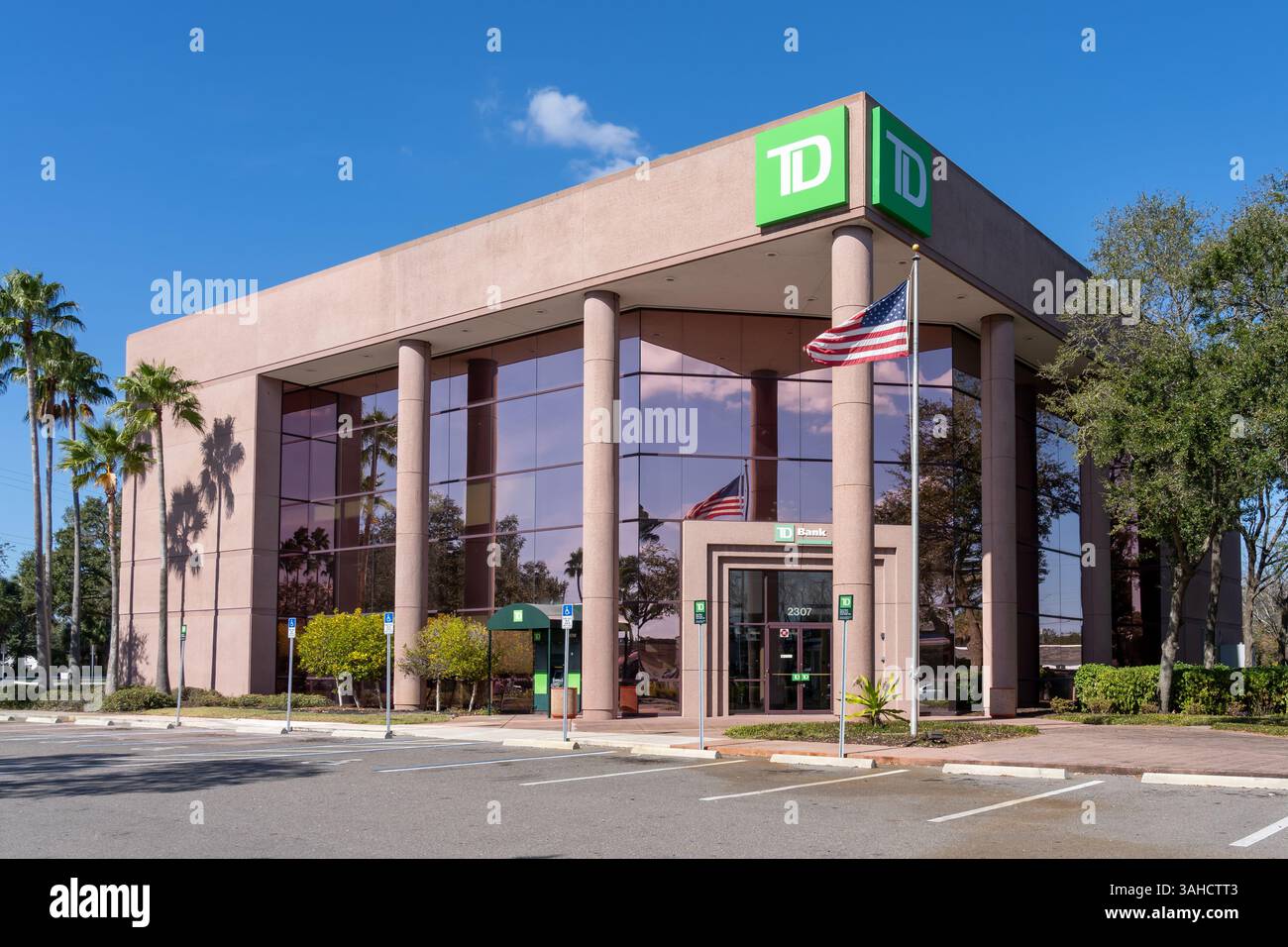 Td bank office branch hi-res stock photography and images - Alamy