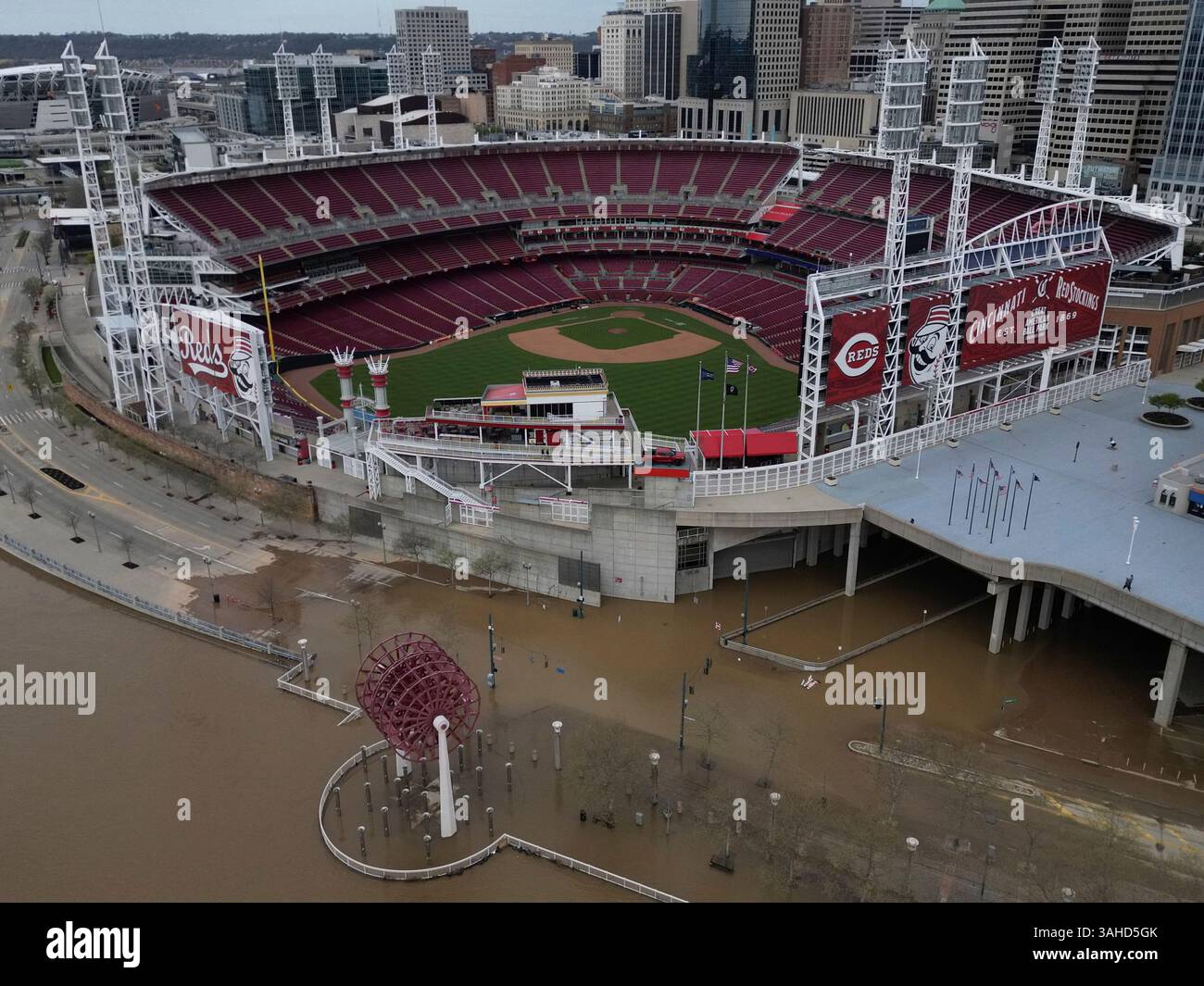 The Ohio River floods the riverfront area of the Great American Ball ...