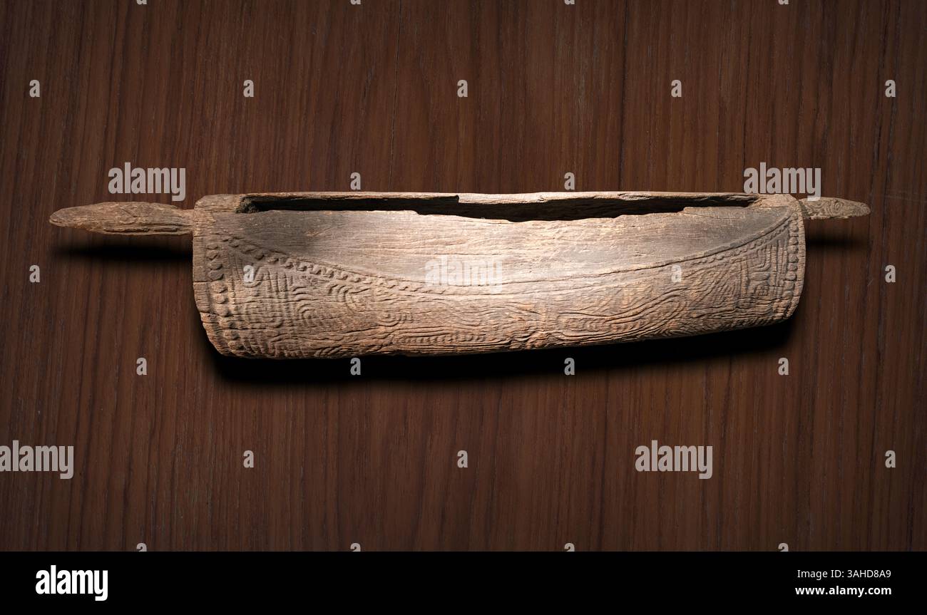 Garamut hi-res stock photography and images - Alamy