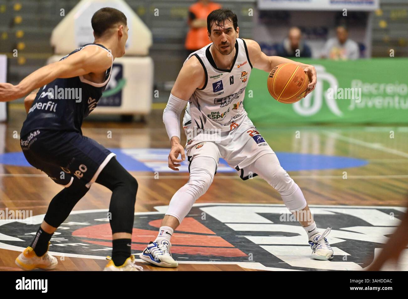 Caxias Do Sul, Brazil. 09th Apr, 2025. Images of the match between ...