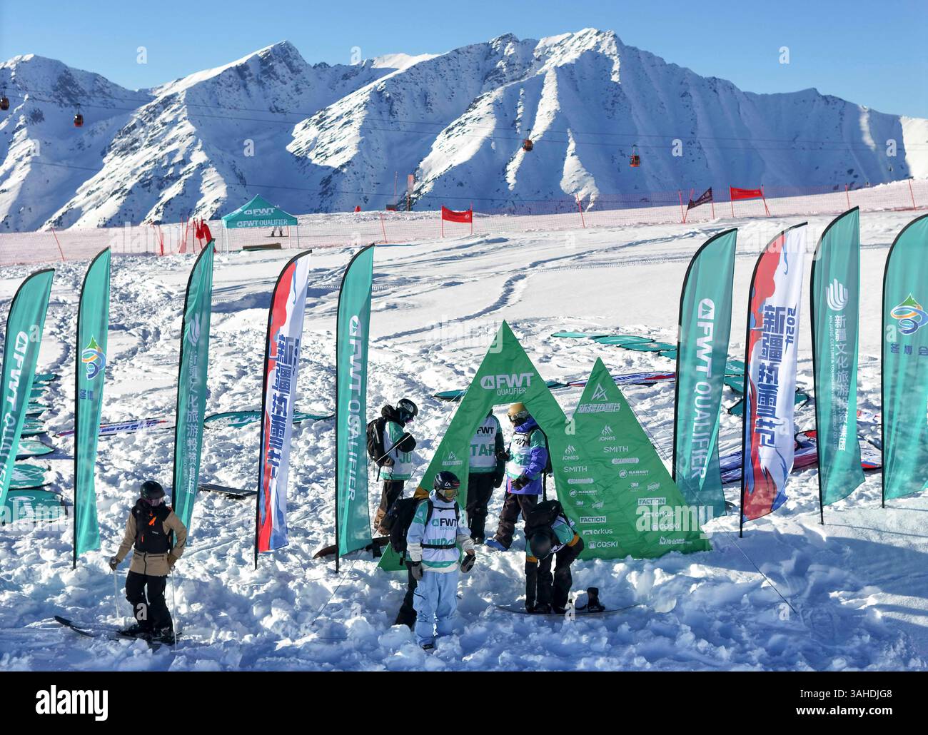 (250410) -- BEIJING, April 10, 2025 (Xinhua) -- An aerial photo taken ...