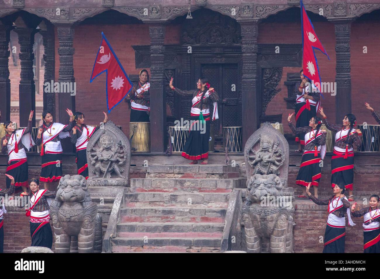 Newari Dress and Cultural Dance Stock Photo - Alamy