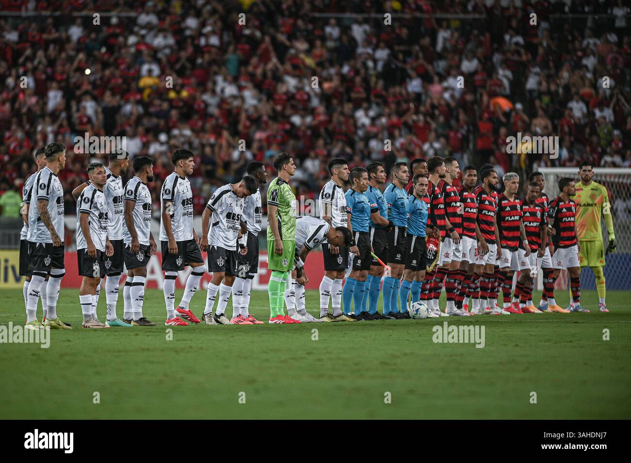 Flamengo players during the match against Central Córdoba, part of the ...