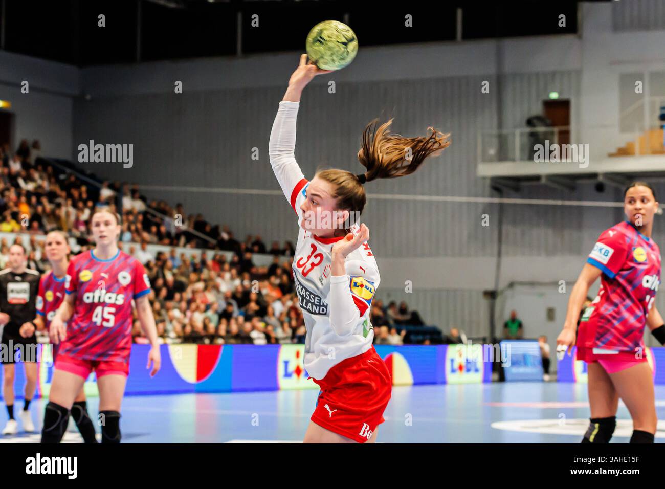 Emma cecilie uhrskov friis hi-res stock photography and images - Alamy