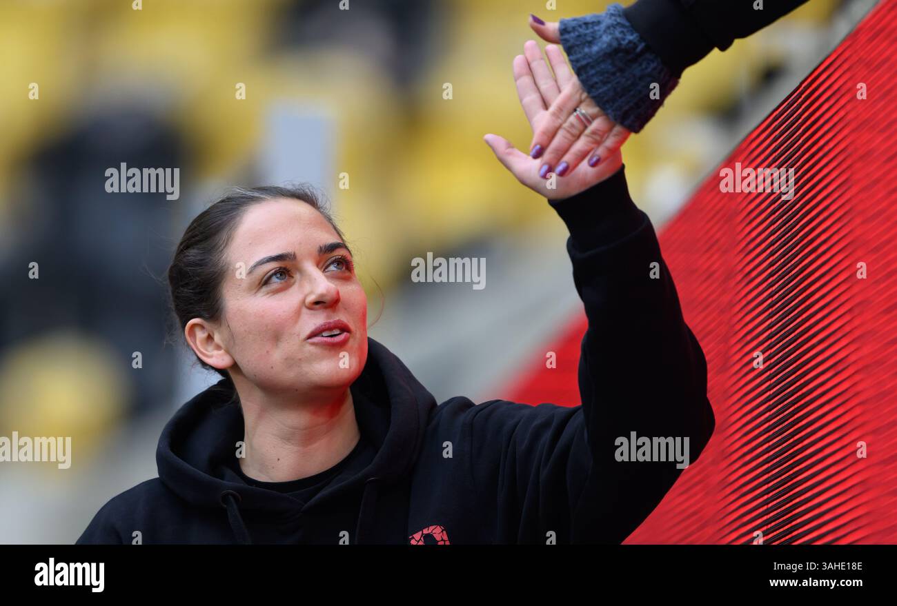 Dresden, Germany. 09th Apr, 2025. Soccer: 3rd division, SG Dynamo ...